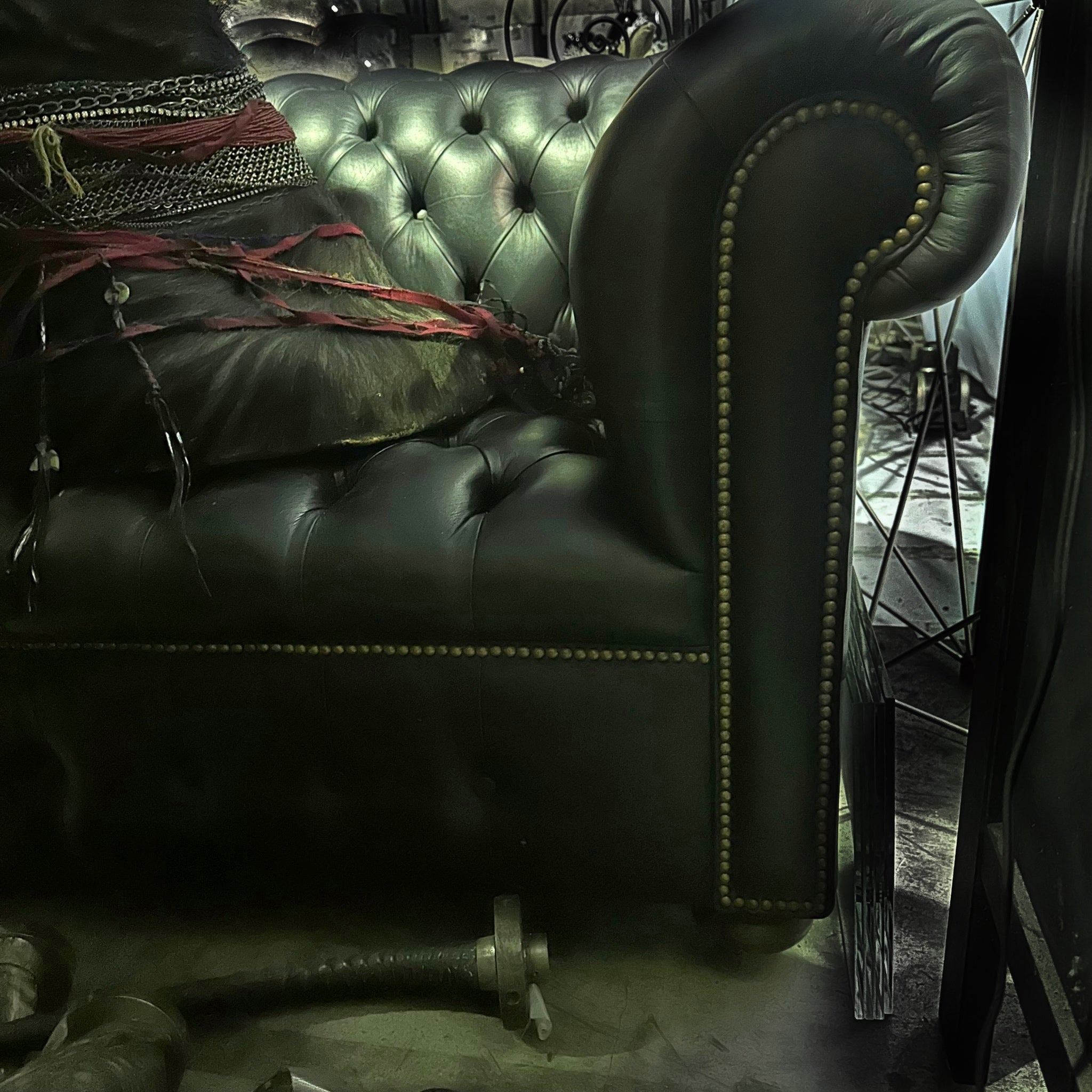 Chesterfield/3 Seater Sofa – CIRCUS by MANIAC